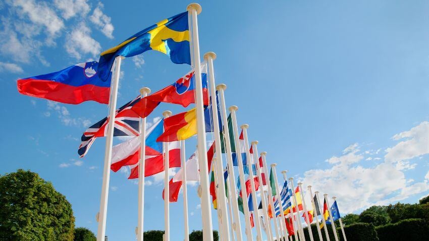 Explicação Do Padrão Comum De Relatórios (CRS): E Seu Impacto Sobre Expats